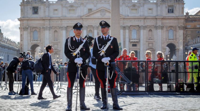 Sot nis konklavi për zgjedhjen e Papës së 267-të, ja kush janë ...