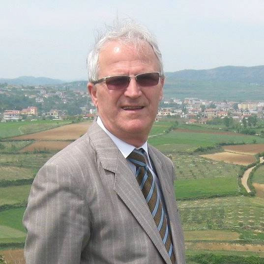 Kush është i zenë me shumë punë s’ka kohë as të qajë - Sot News | Lajme