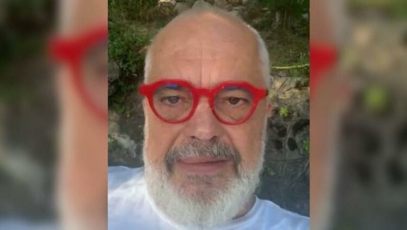 “Le nam me këto syze kalamajsh”, Rama: Të paktën janë kuqezi, dhe mua ...