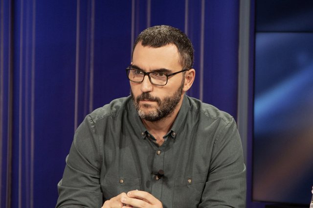 Është i blerë nga Rama? Arlind Qori zbulon shifrën e majme, ja sa e ka ...