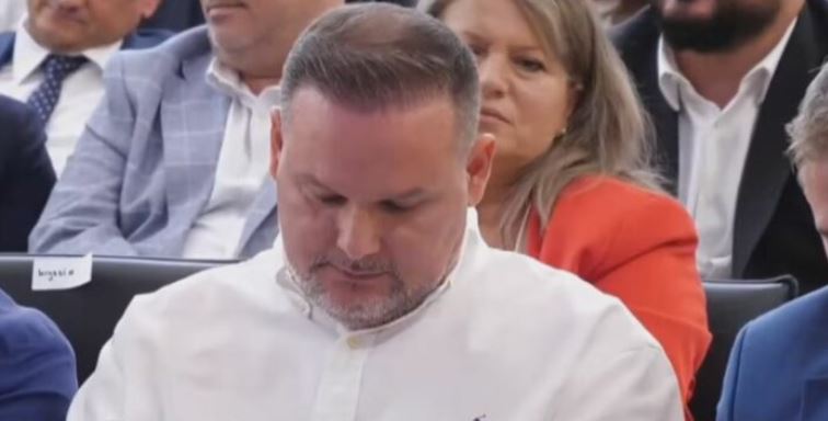 U zëvendësua nga Ervin Demo në krye të Ministrisë së Shtetit, ja posti ...