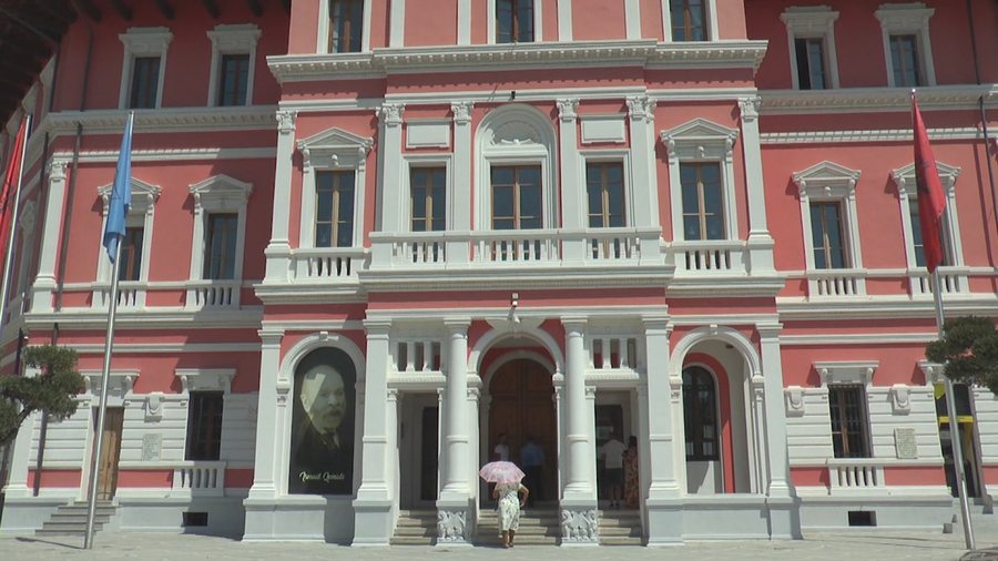 Bashkia Vlorë zgjedh sot kryetarin e përkohshëm, 3 emra në garë, ja kush ka avantazh - Sot News ...