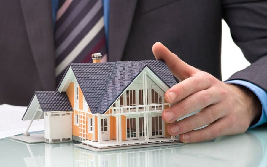 Ligji për rivlerësimin e pronave ende i bllokuar, ja pse çdo ditë ...